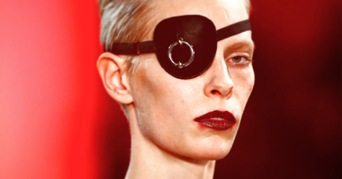 Бренд 4AM Skin выпустил уходовую косметику для тех, кто приходит домой ...